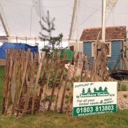 1.22m (4ft) Chestnut Paling, *3 WIRE* 75/100mm spacing, (9.14m) roll